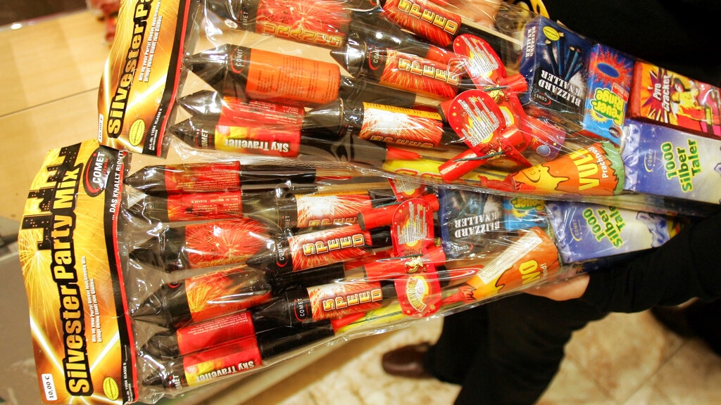 5 Home Fireworks EPIC Fails - The Eagle 106.9/107.5