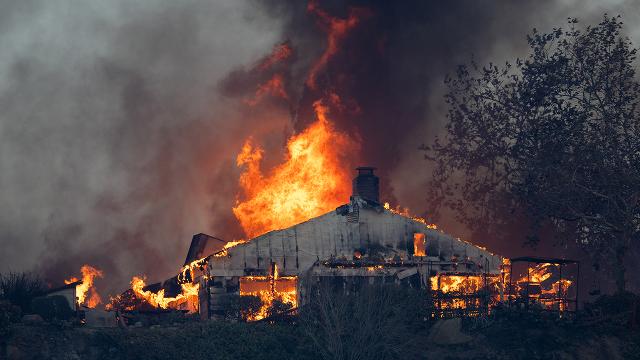 Fairview Fire: Photos capture destruction as deadly California blaze ...