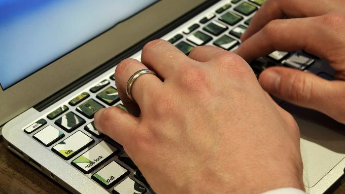 ‘They pointed guns at my kids’: Scientist says police seized computer ...