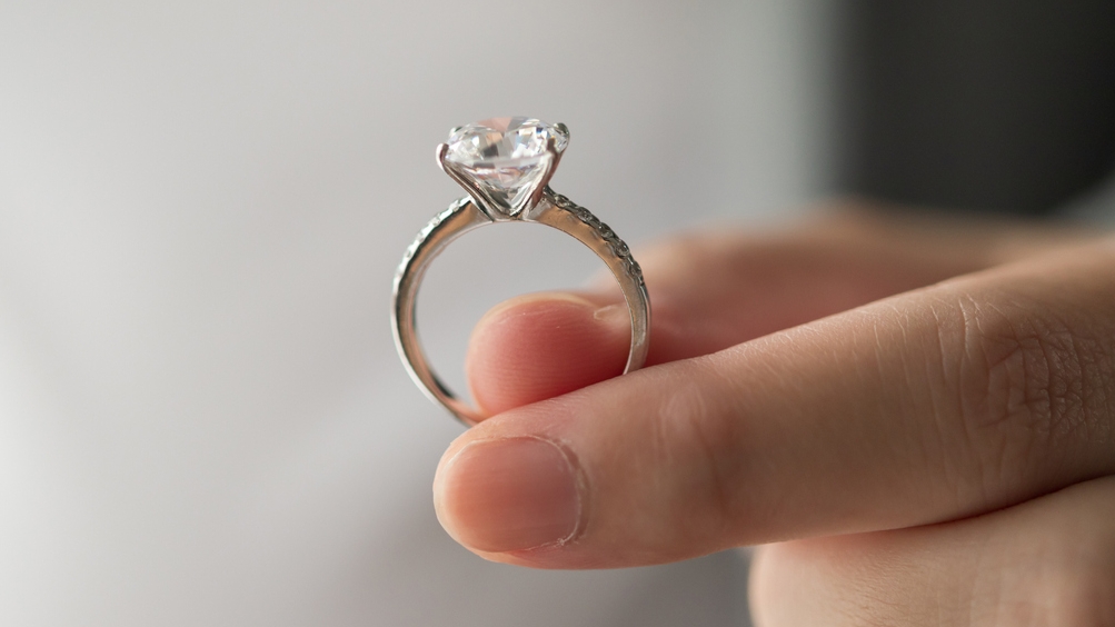 Chris Martin Helps Coldplay Fans with Proposal