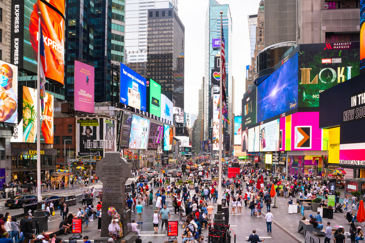 NYC mom takes down man who punched her 4-year-old in Times Square - The ...