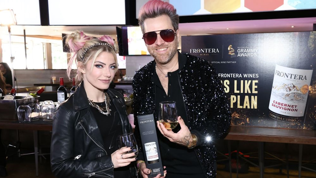 WWE star Alexa Bliss, singer Ryan Cabrera expecting first child - The ...