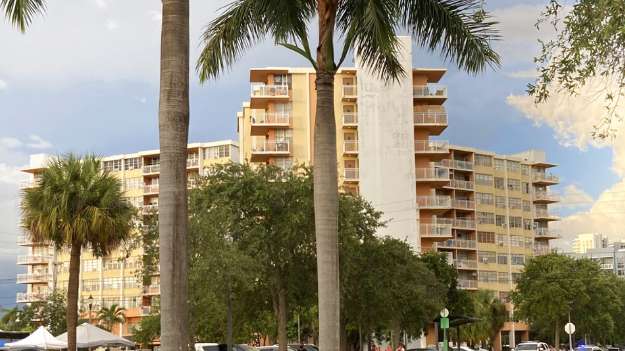 Unsafe conditions: Evacuation ordered for condo in North Miami Beach ...