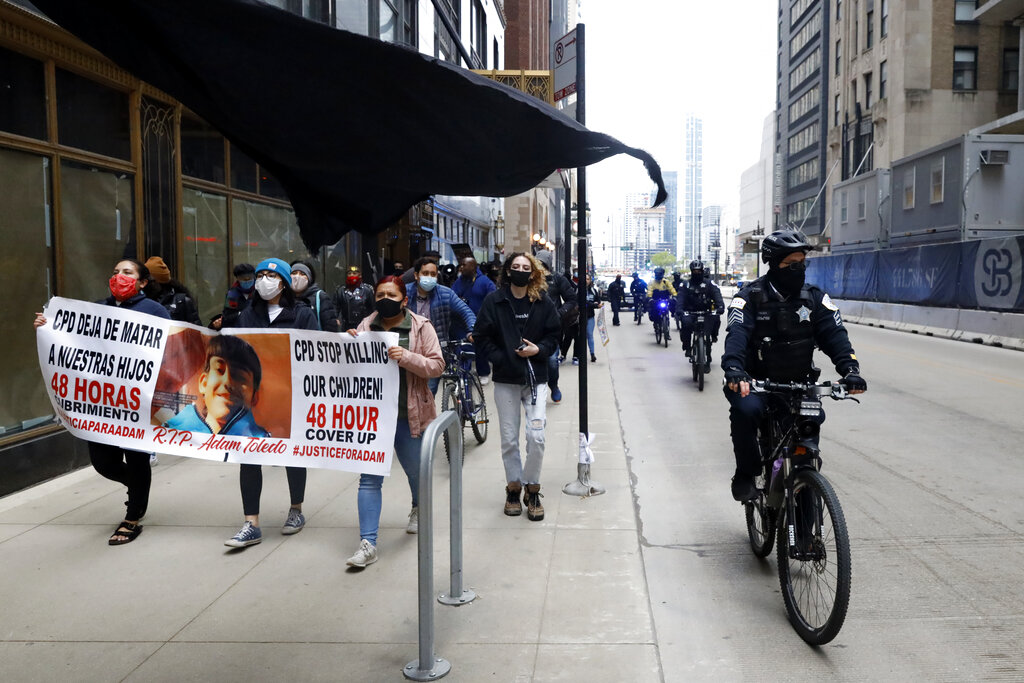 Body camera footage released of Chicago police shooting 13-year-old ...