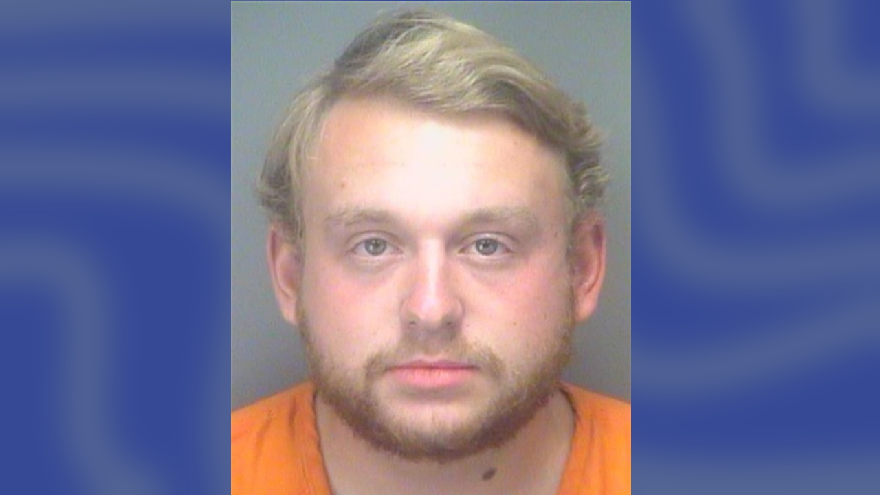 Deputies: Florida man offered vaping devices to minors to smell feet ...