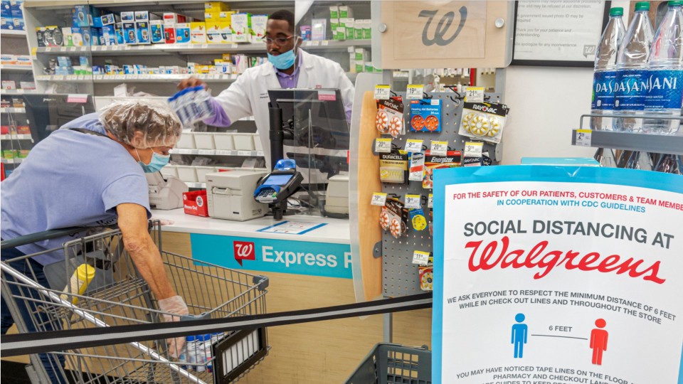Walgreens requiring customers to wear face masks - The Eagle 106.9/107.5